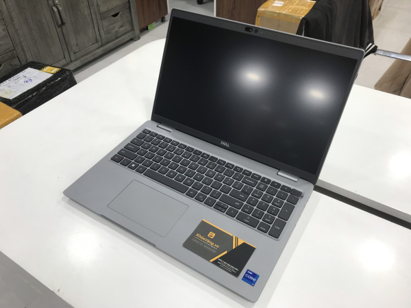 Dell Precision 3581 Core i7-13800H | RTX A500 4GB