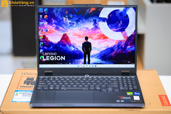 Lenovo Legion 5 Y7000 IRX10 i7-14650HX RTX 5060 8GB 15.3 inch 2.5K