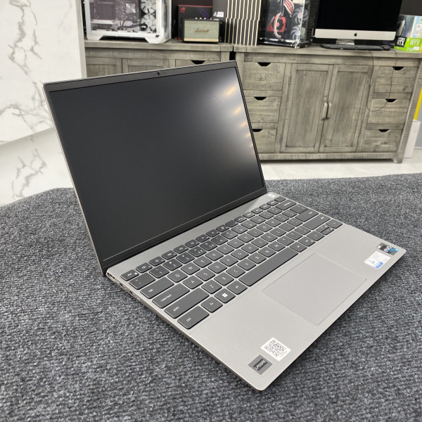 Dell Vostro 13 5320 | Core i5-1240P | 16GB | 512GB SSD | 13.3" QHD+ Gr