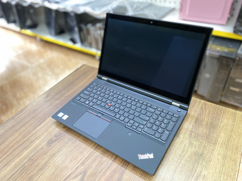 Thinkpad P15 RTX5000 Xeon W-10885M 4K OLED