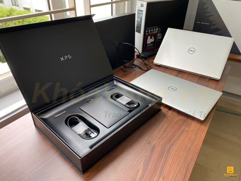 Dell XPS 17 9700 Core i7 RTX 2060 Like new fullbox