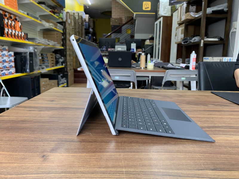 Surface Pro 6 Core i5 8250U RAM 8G 256G SSD 2K TOUCH