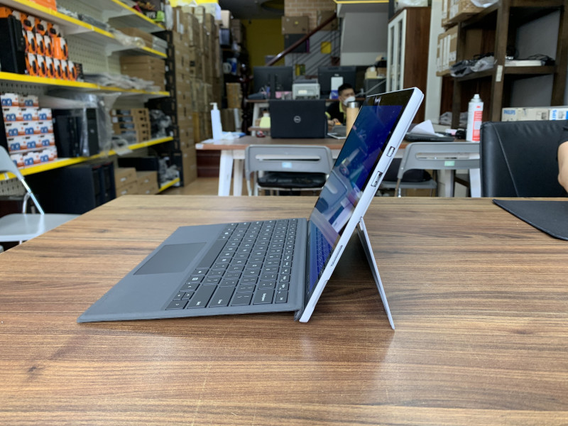 Surface Pro 6 Core i5 8250U RAM 8G 256G SSD 2K TOUCH